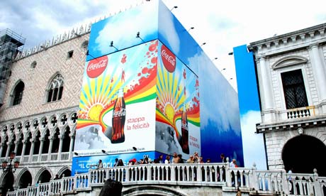 Venice's historic buildings 'violated' by billboards | Total War Center