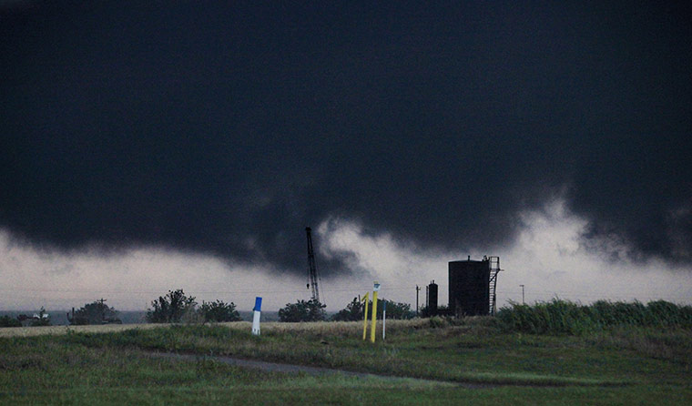 Tornadoes reach Oklahoma after devastating Joplin,…