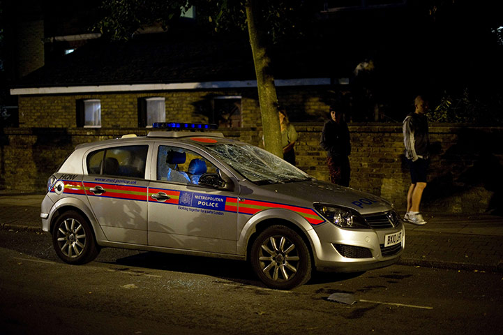 Further outbreaks of violence and looting in London
