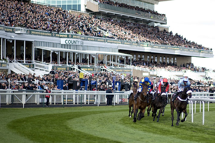 Grand National Meeting: day one - in pictures