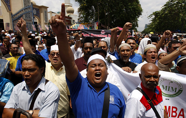 Muslim protests around the world - in pictures