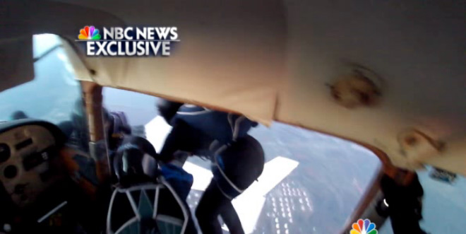 Skydivers escape after planes collide mid-air - in…