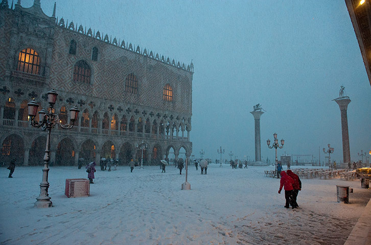 Snow and floods batter Venice before Valentine's Day