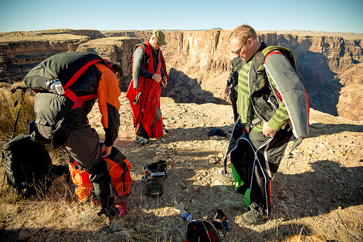 Base jumping in the Moab desert – in pictures