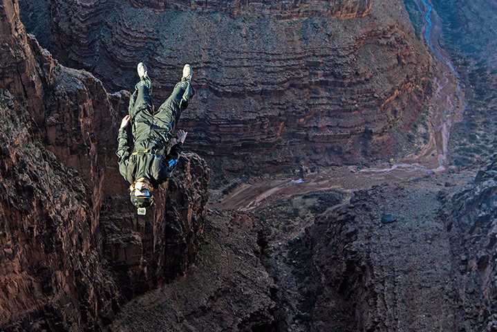 Base jumping in the Moab desert – in pictures